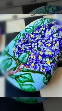 Сирень - рисунок на камне