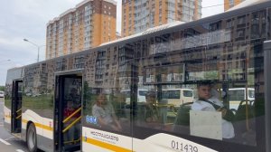 Автобус НефАЗ-5299-40-52 следует по маршруту 1225C ”ул. Барыкина - МЦД Люберцы - Школа(Вертолётная)”