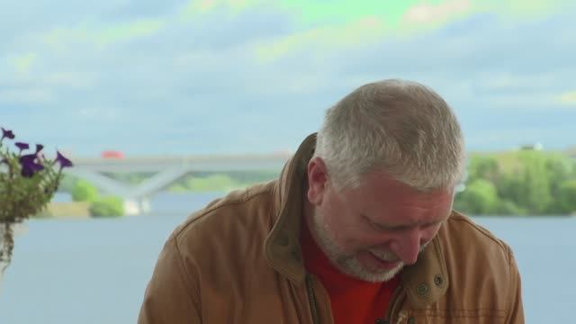 "И РЫБА И МЯСО".