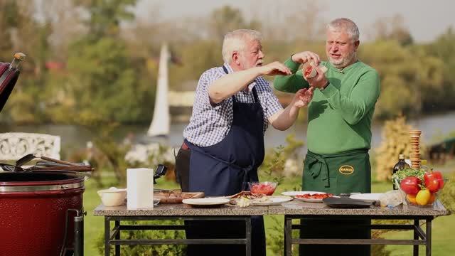 "И РЫБА И МЯСО"