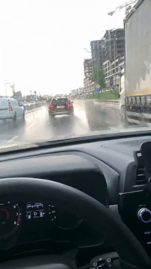 На кроссовере лужи не беда! #automobile #ssangyong
