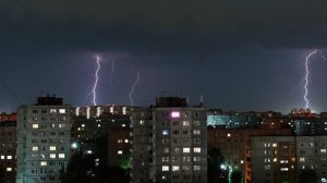 Гром среди ясного неба: молнии убили троих человек и стерли с лица земли жилые дома