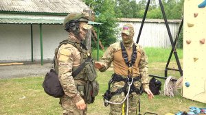 «Каникулы с Росгвардией»: зауральские юнармейцы примерили на себя роль высотников