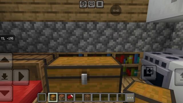 я помог жителю построил землянку