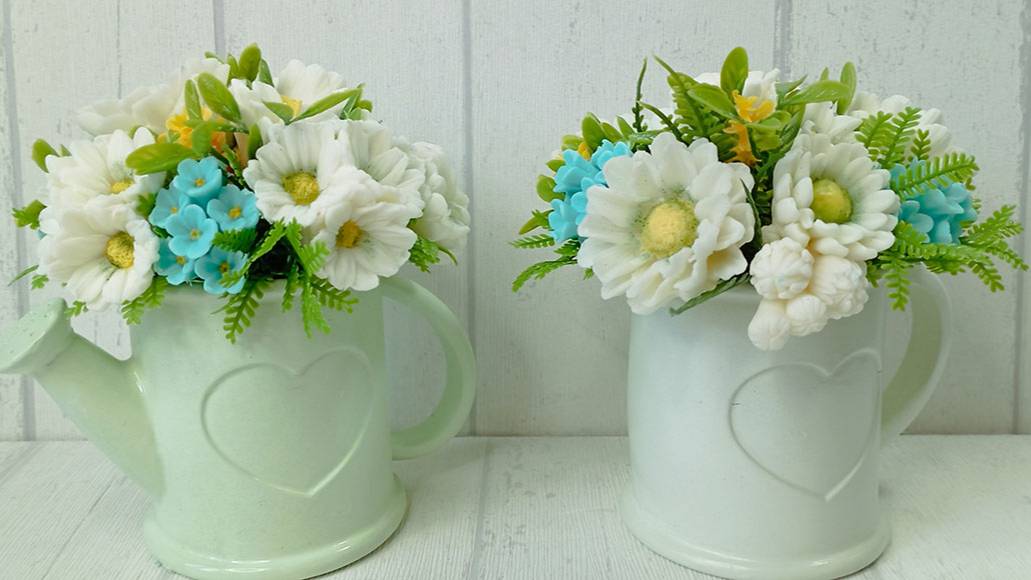 Ромашки в лейке. Мыло. Гипс.