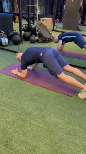 Прокачка Ваших рук #спорт #фитнес #тренер #качаемруки #фитнесдляздоровья #упражнение #рукивверх
