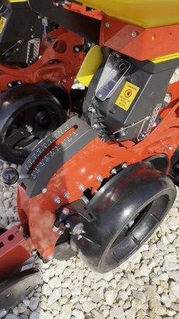 Сеялка MS TWIN 8100 с внесением удобрений