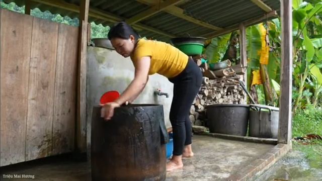 Ancient Method of Cooking Corn Wine and Roast Duck to Enjoy with Delicious Wine". Trieu Mai Huong