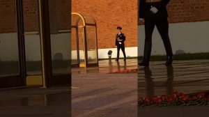 смена караула у могилы неизвестного солдата на красной площади в Москве #память #Москва