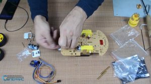 Конструктор-робот RoboCar-1 двухколёсный с контроллером, совместимым со средой Arduino