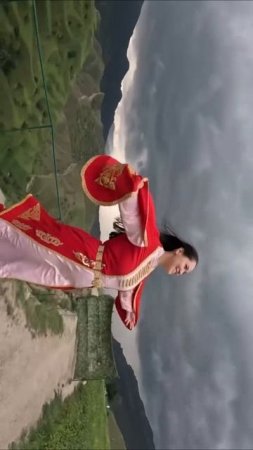 Дагестан 💔💔💔

Сильно красиво. Эмоционально. Невероятно. Это захватывает дух, а какой смысл песни.