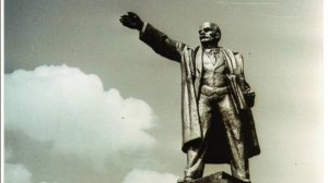 6 серия. Памятники революции
