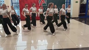 Танцевальеая группа НЕПОХОЖИЕ