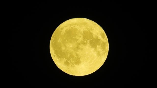 В Полярных Шапках Луны есть Лед и МежЗвездное Вещество
