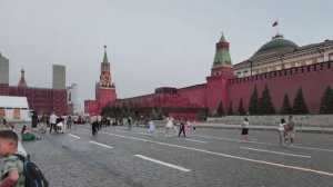 Богатые девушки, жара и летний центр Москвы — как живёт столица? 🌡️👛