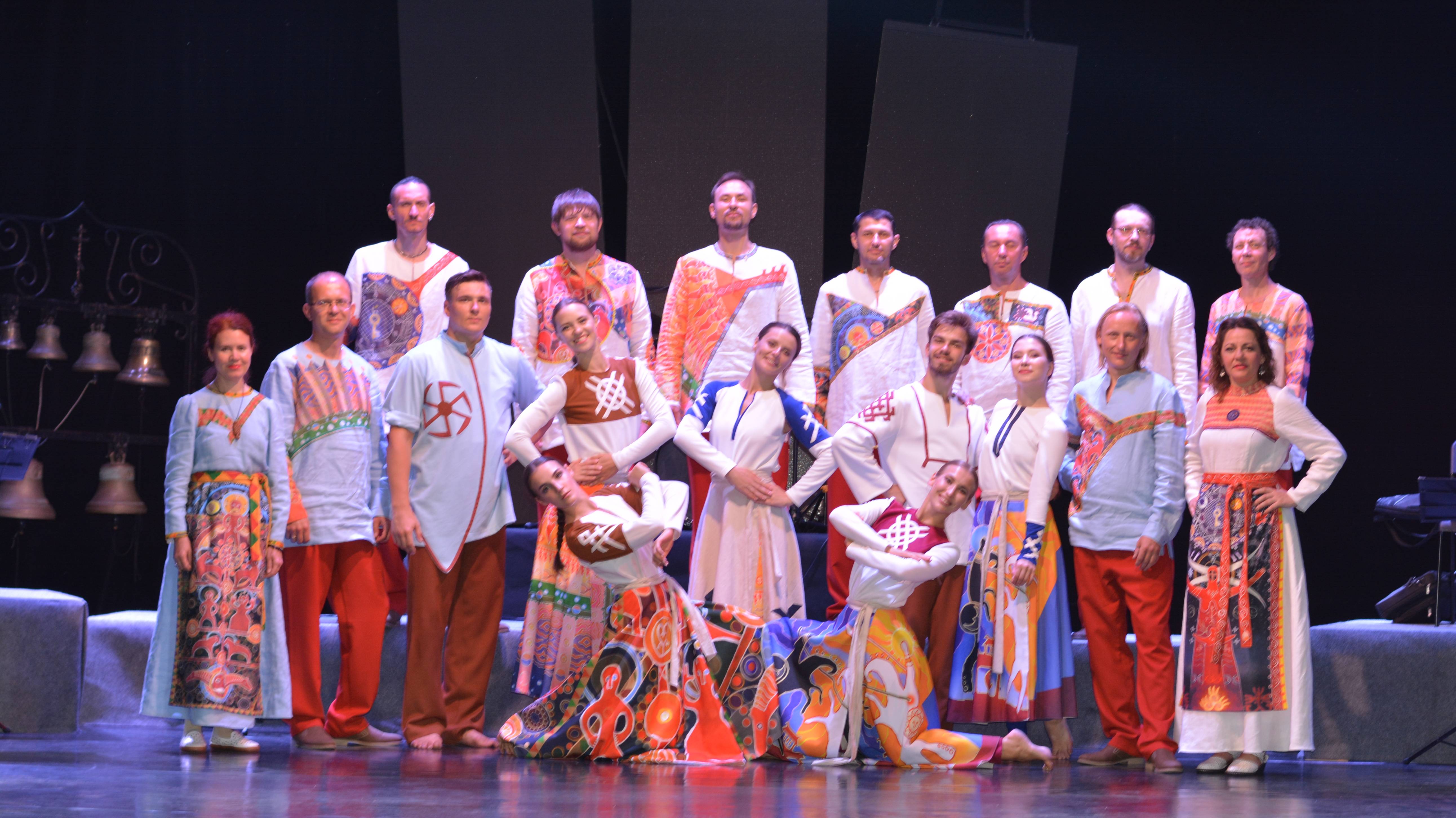 В. Кошелев «Бусово провещание», 7 часть из сюиты «Отзвуки язычества» и "Колокола"."Русь изначальная"