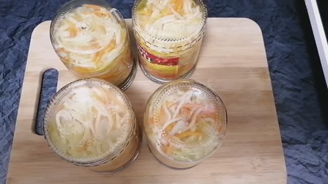 Салат из кабачков на зиму (как по корейски)