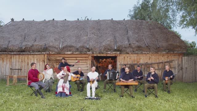 Волжский акцент. Республика Марий Эл. Серебро марийских струн