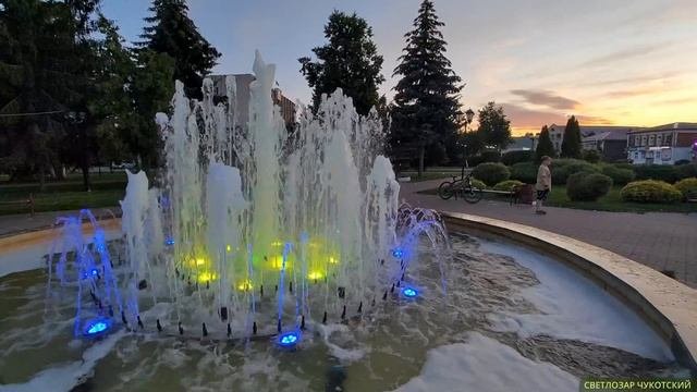 Играю на гуслях. Город Богородск, 2025.07.19. Светлозар Чукотский