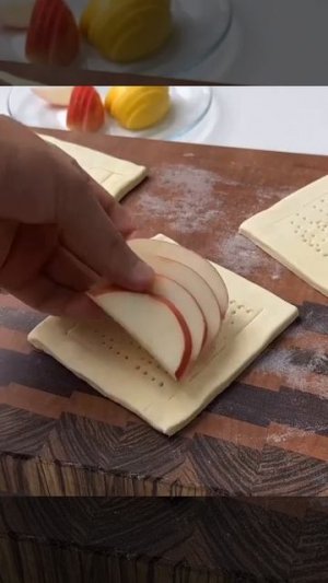 Как сделать вкусные слойки с яблоками всего за 5 минут 🍎