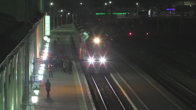 Ночь на станции Псков-Пассажирский.