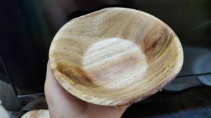 Фруктовая тарелка из камфорного лавра, процесс изготовления.