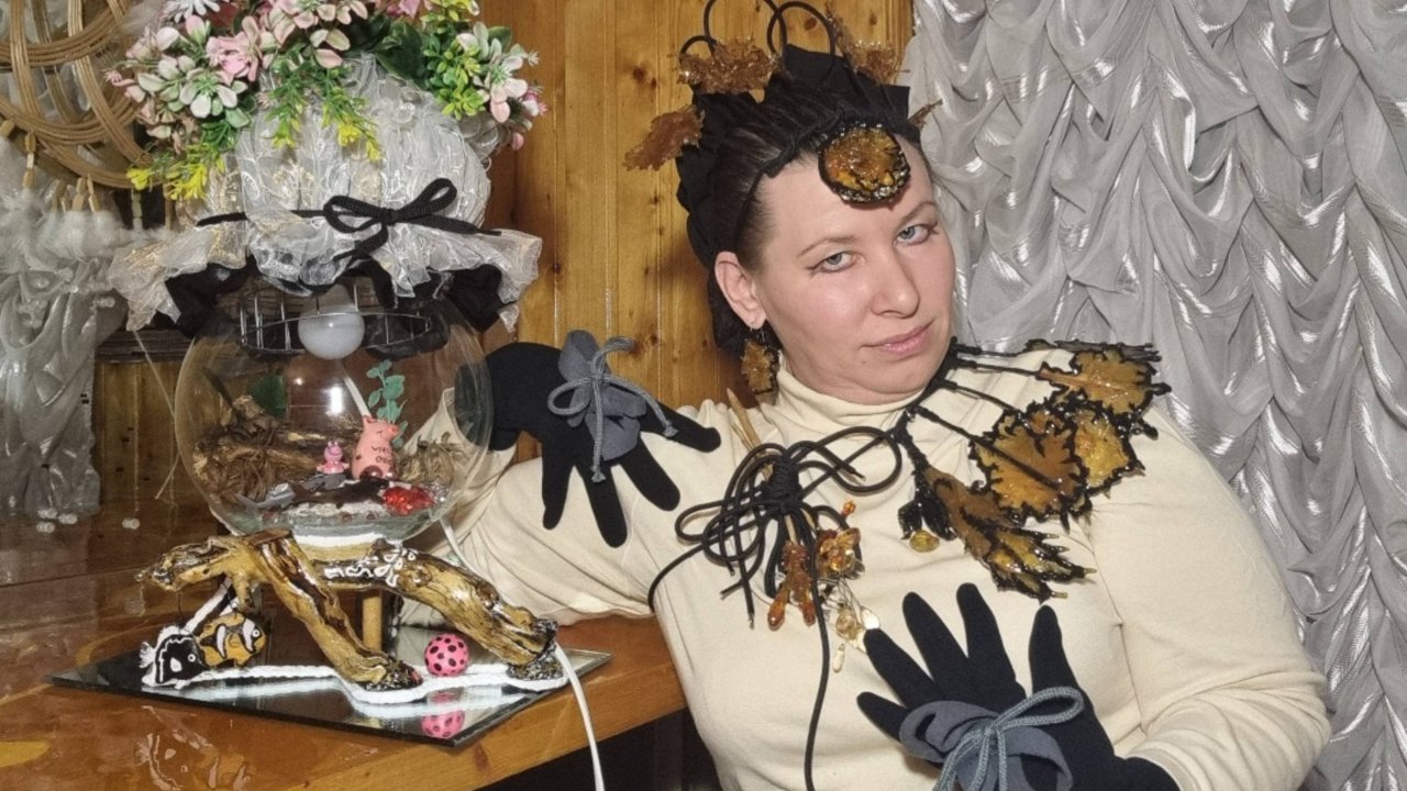 ,,Замок,,Саутина-Легостаева . 49 лет .