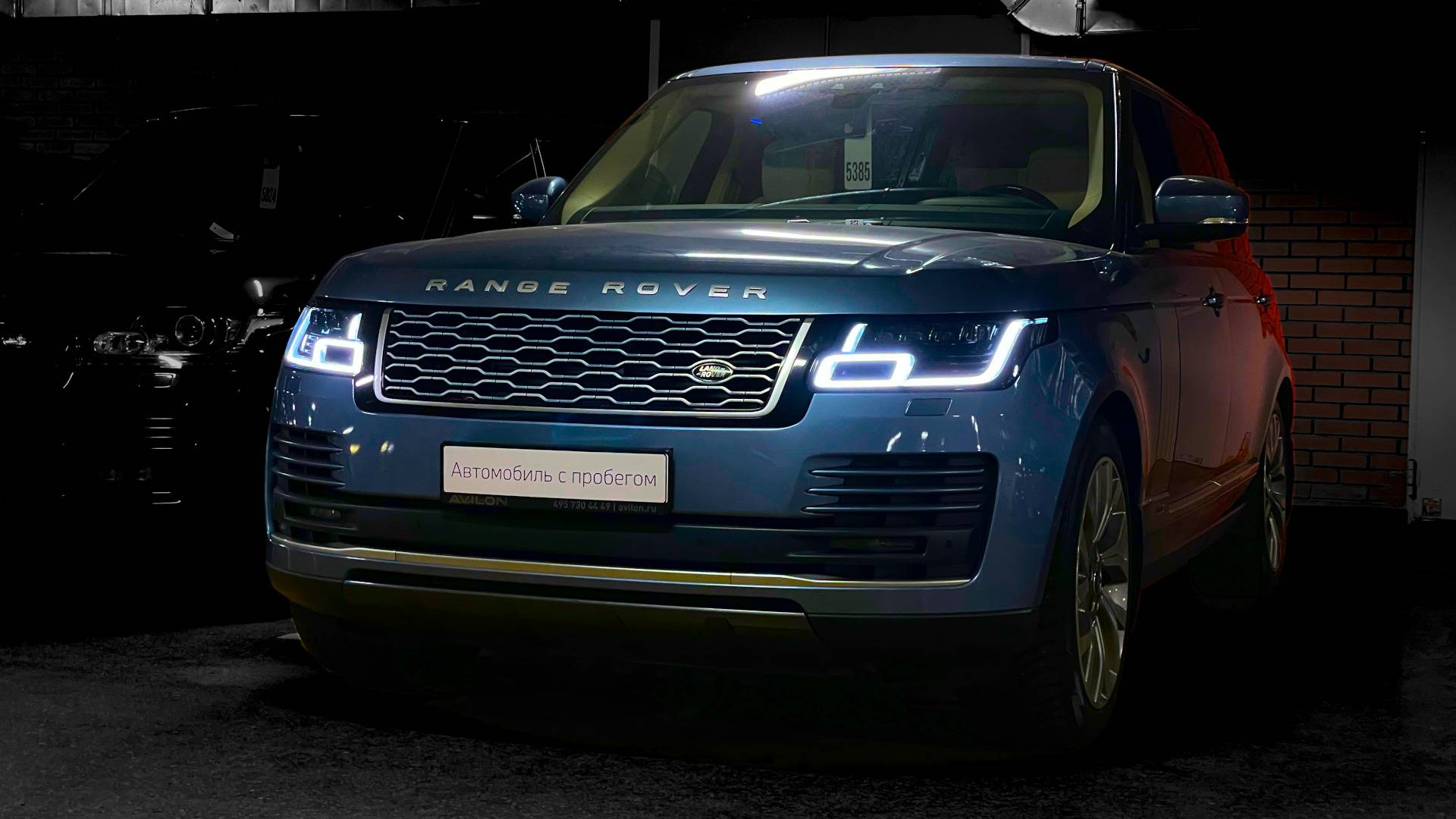 Range Rover с пробегом от официала — нюансы, окрасы и сомнения