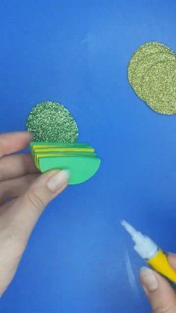 Трачу фоамиран: ёлочная игрушка своими руками