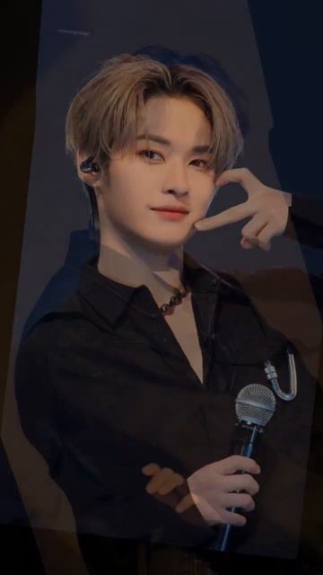 Happy birthday Lee know #straykids #fall_up #leeminho