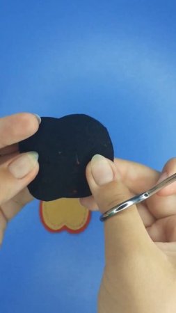 Яблочный значок: процесс создания из фетра своими руками #как_сделать #diy