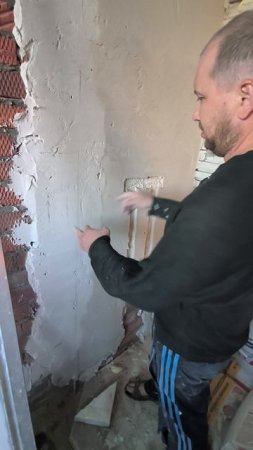 Строю дом. Штукатурю стены. 21 июля 2025 год