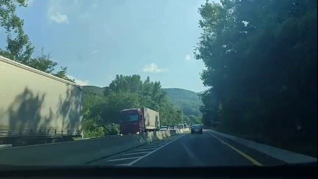 Односторонняя  перегрузка дороги. Краснодарский край
