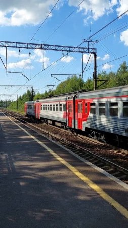 Электричка ЭТ2М на станции Понтонная: невероятные кадры и секреты!