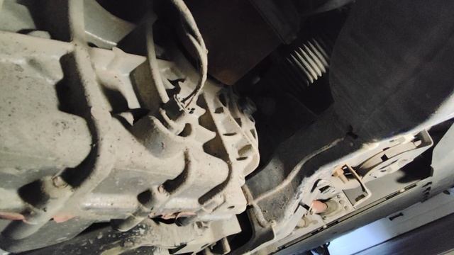 Замена масла в двигателе и редукторе BYD TANG DM i DM p