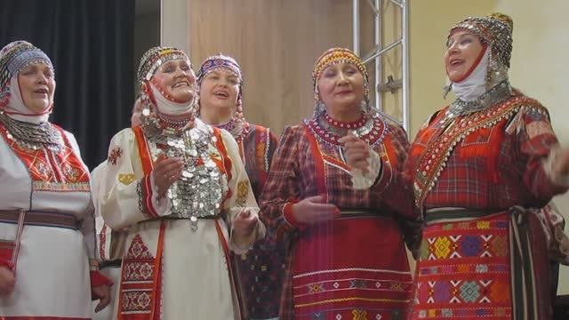 чувашская народная песня. "эпле юрлам ши вара".  анс. "уяв"