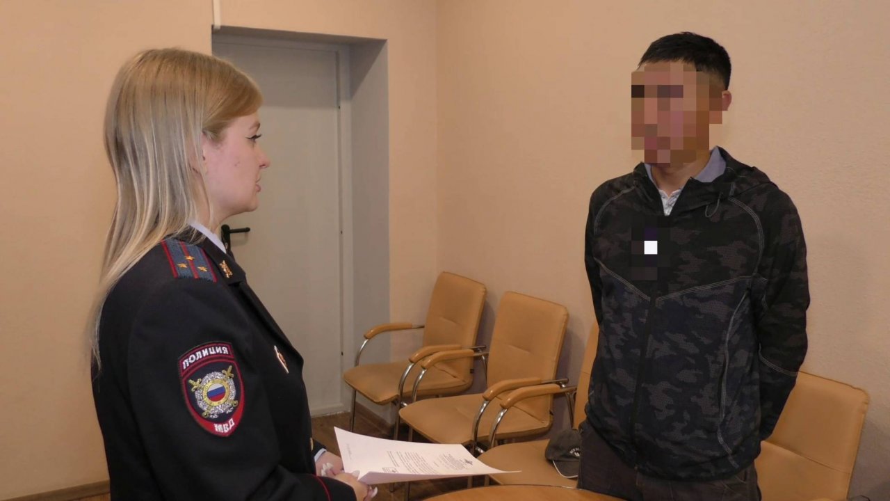 На Колыме уроженца Киргизии лишили российского паспорта