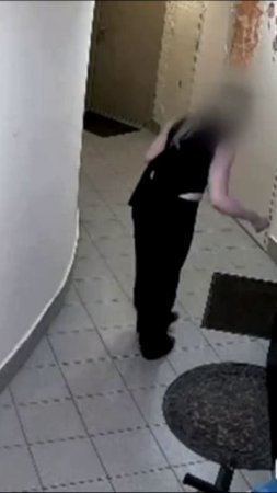 Камера видеонаблюдения зафиксировала кражу из квартиры