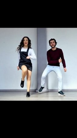 #shuffle #dance #shuffledance #cardtricks #dancetutorial #cardmagic #magician #sleightofhand