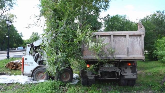 Сразу 2 парка Абакане меняют свой облик: подрядчик зашел на обновление Черногорского и парка Победы