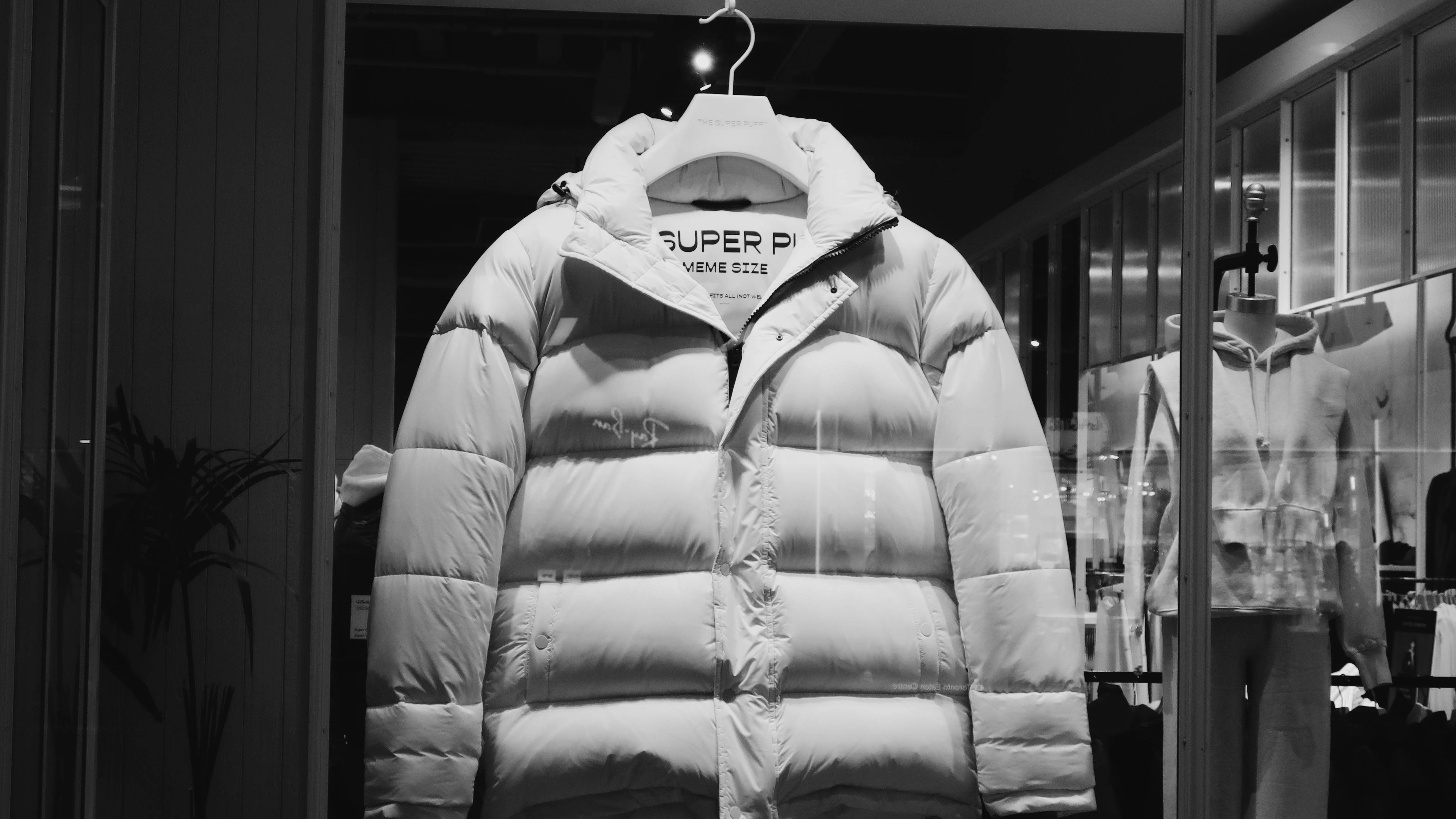 How to present my products on ilolgostore in Canada