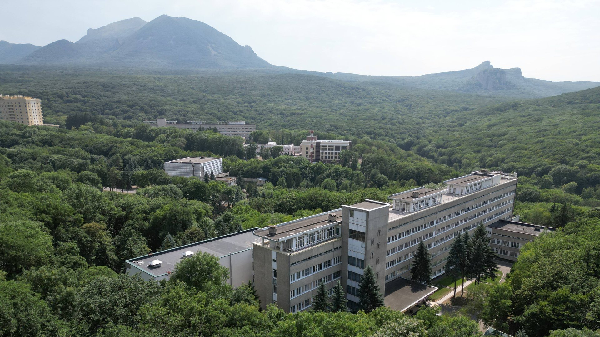 Санаторий "Русь"  (495)877-23-23 город-курорт Железноводск, путевки по официальным ценам