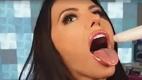 КТО ТАКАЯ АДРИАНА ЧЕЧИК?? (травма позвоночника)