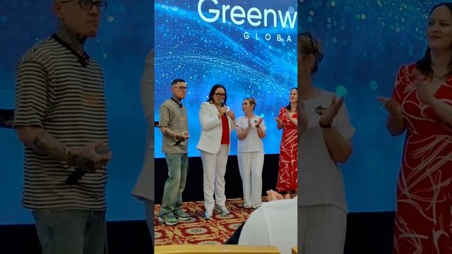 Отличница мыла полы в своей школе...