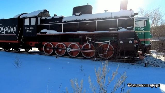 Кинотеатр Казахстан. Памятник Мише Гаврилову.