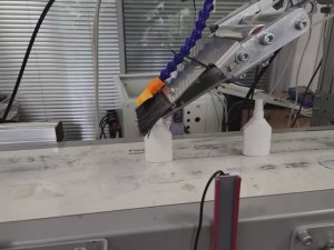 Экспериментальное нанесение на флакон с загибом этикетки