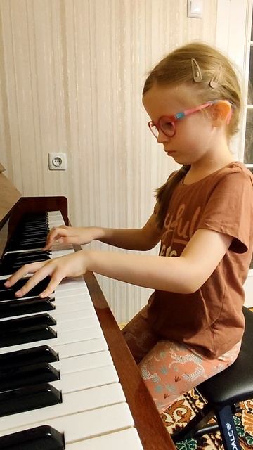 Иокова Мия, 6 лет