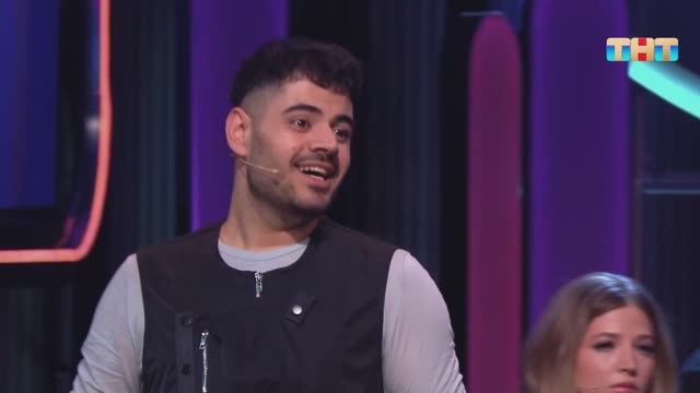 Раунд «угадай песню»: Команда Люси Чеботиной vs команда Романа Каграманова