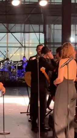 Обещал показывать backstage с фестиваля ) За три минуты до выступления за кулисами всегда особенная