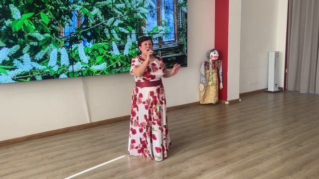 Песня "На краю села белая черёмуха пышно расцвела"